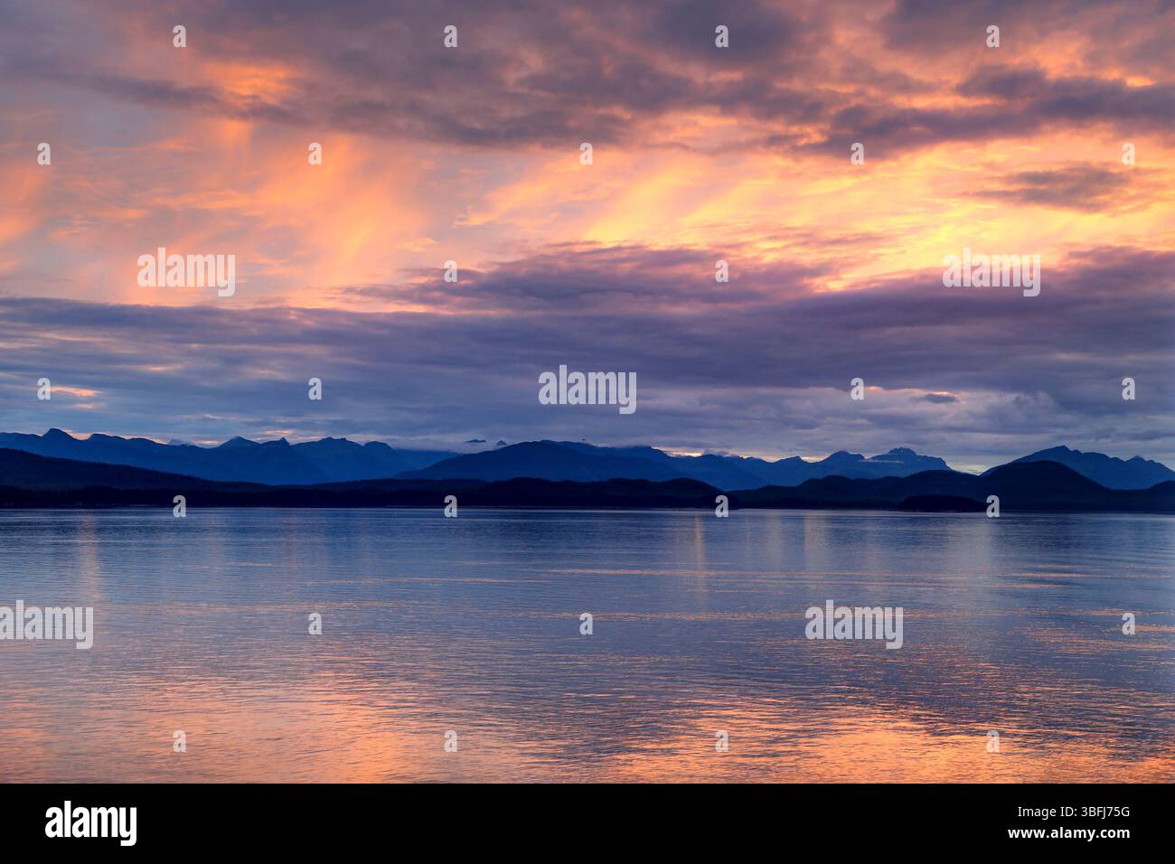 Vessel inside view hi-res stock photography and images - Alamy
