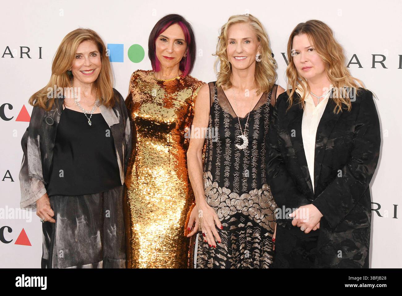 Terri Smooke, Maria Seferian, Carolyn Clark Powers und Johanna Burton ...