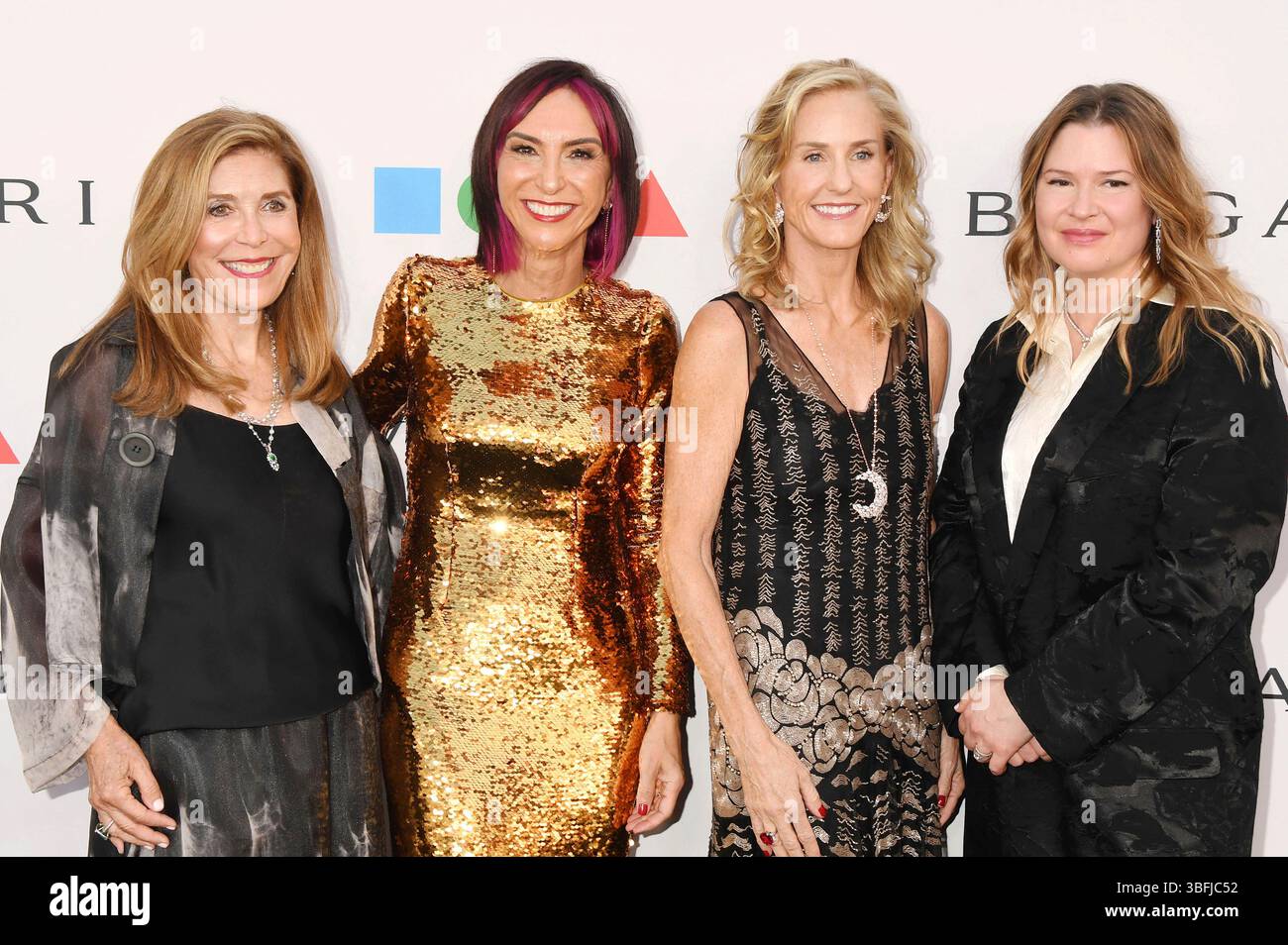 Terri Smooke, Maria Seferian, Carolyn Clark Powers und Johanna Burton ...