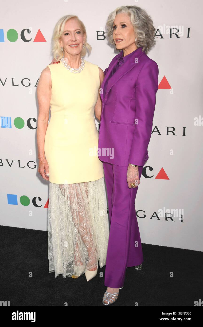 Wendy Schmidt und Jane Fonda bei der MOCA Gala 2025 im The Geffen ...