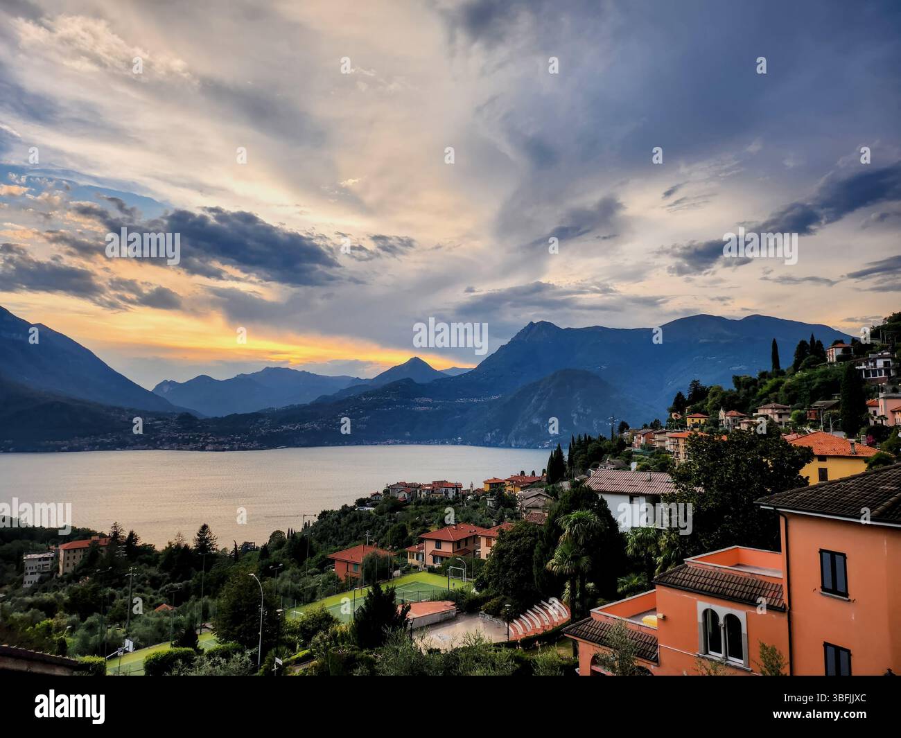 Varenna scenic sunset view in como lake hi-res stock photography and ...