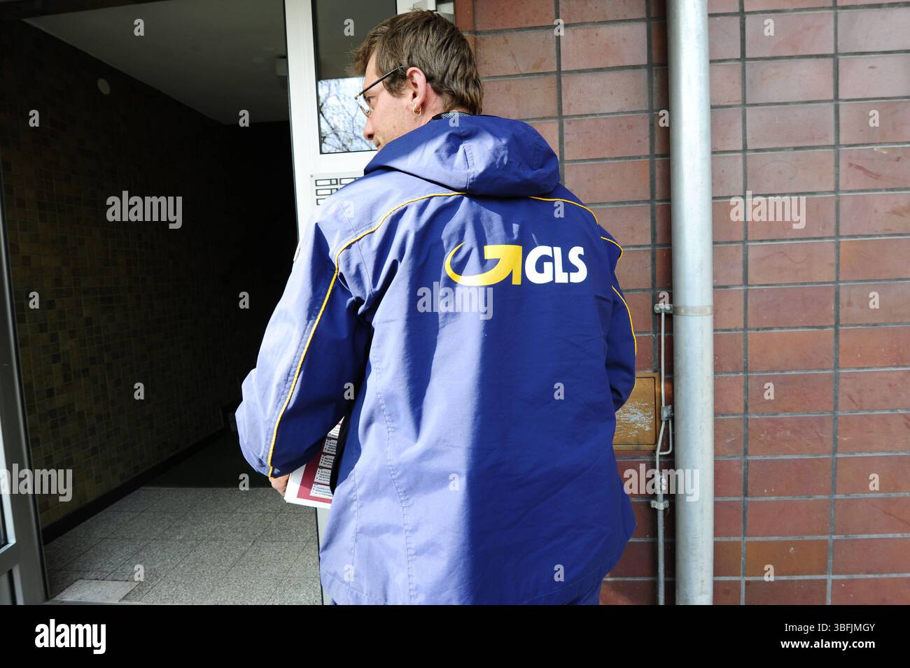 GLS General Logistics Systems transport and distribution GLS General ...