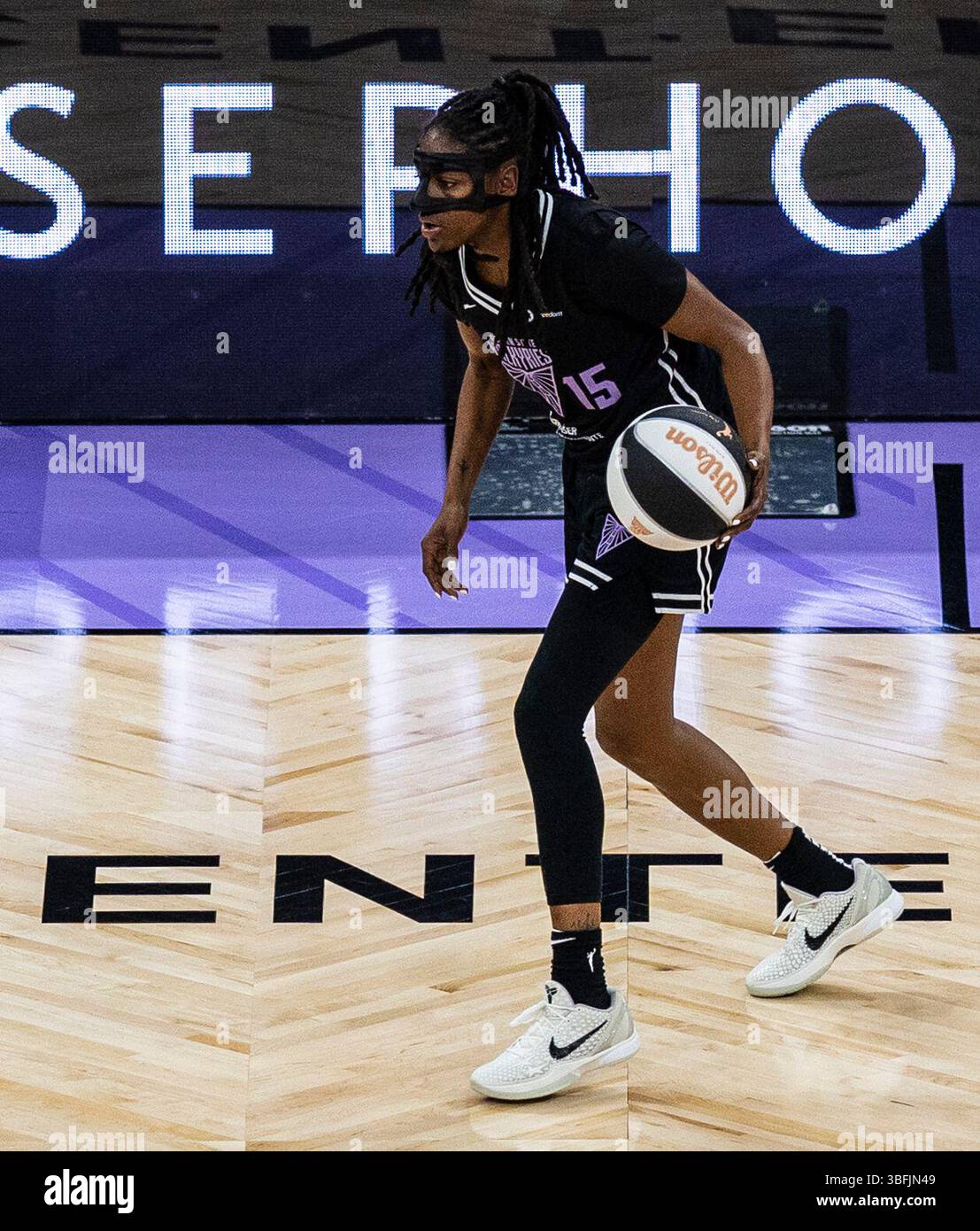 June 01 2025 San Francisco CA, U.S.A. Valkyries guard Tiffany Hayes (15 ...