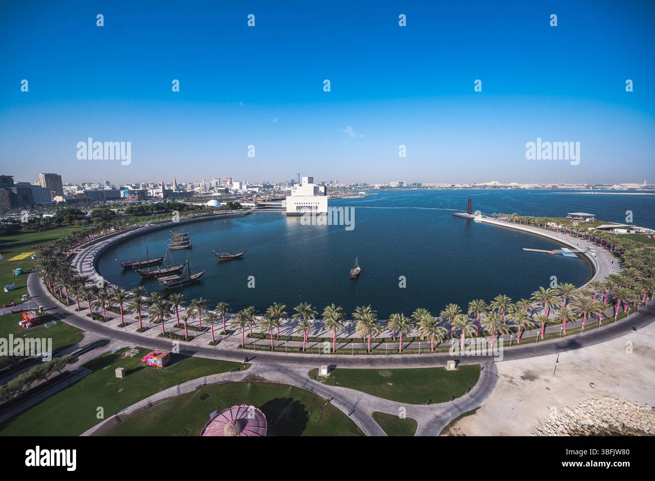 Museum of Islamic Art and MIA Park, Doha Stock Photo - Alamy