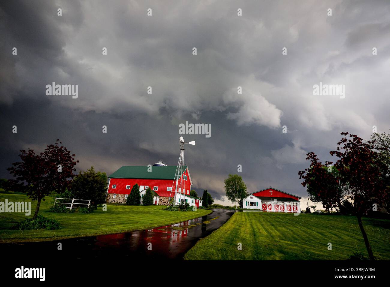 Tornado warned storm cell in Juneau, Wisconsin Stock Photo - Alamy