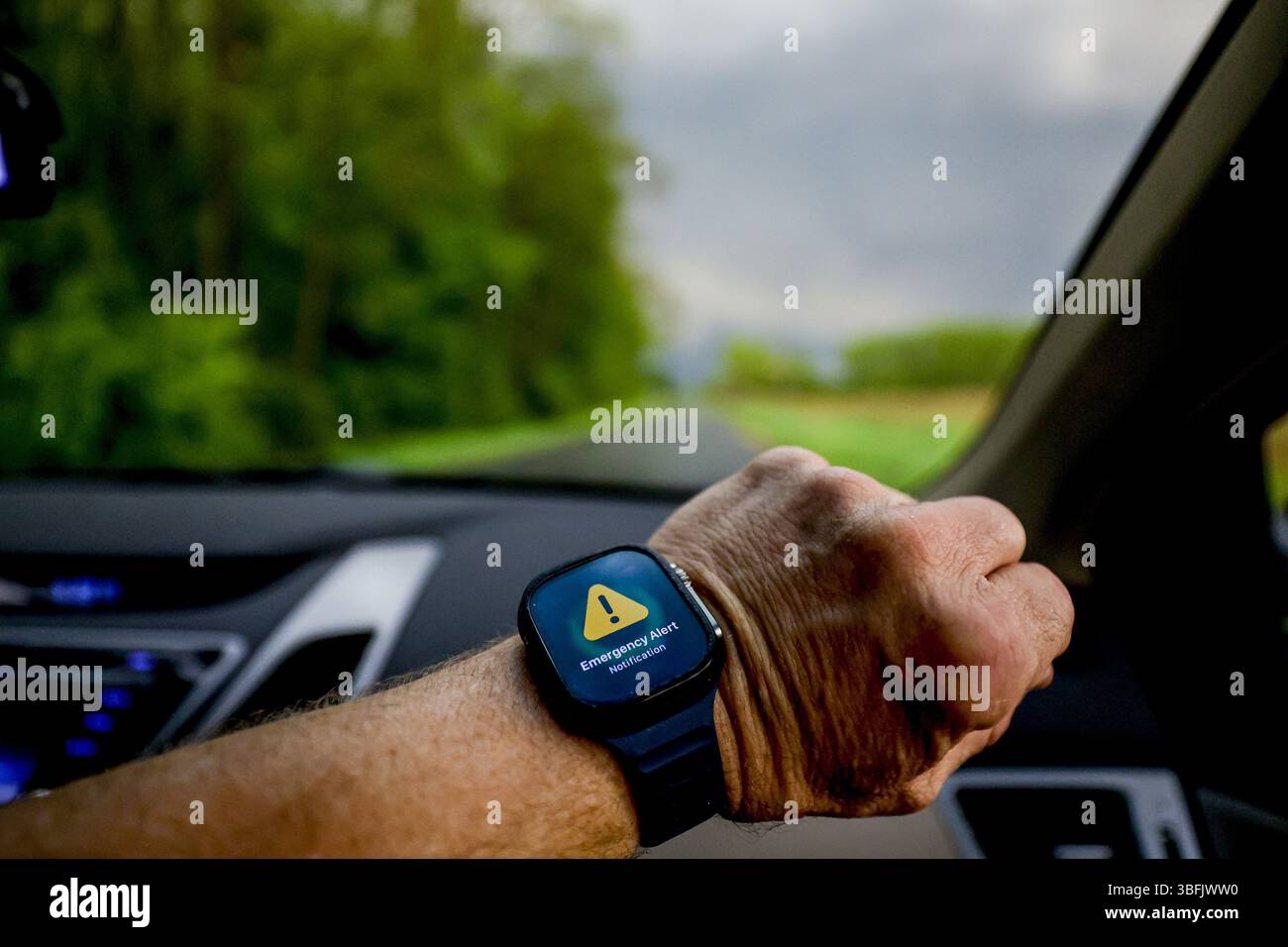 Tornado warned storm cell hi-res stock photography and images - Alamy