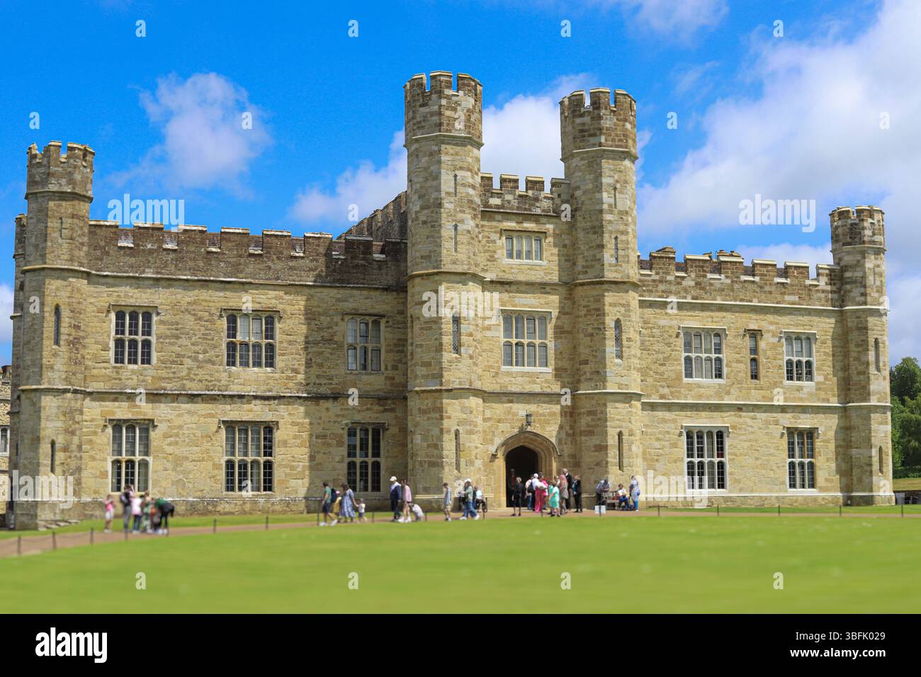 1920s mansion england hi-res stock photography and images - Alamy