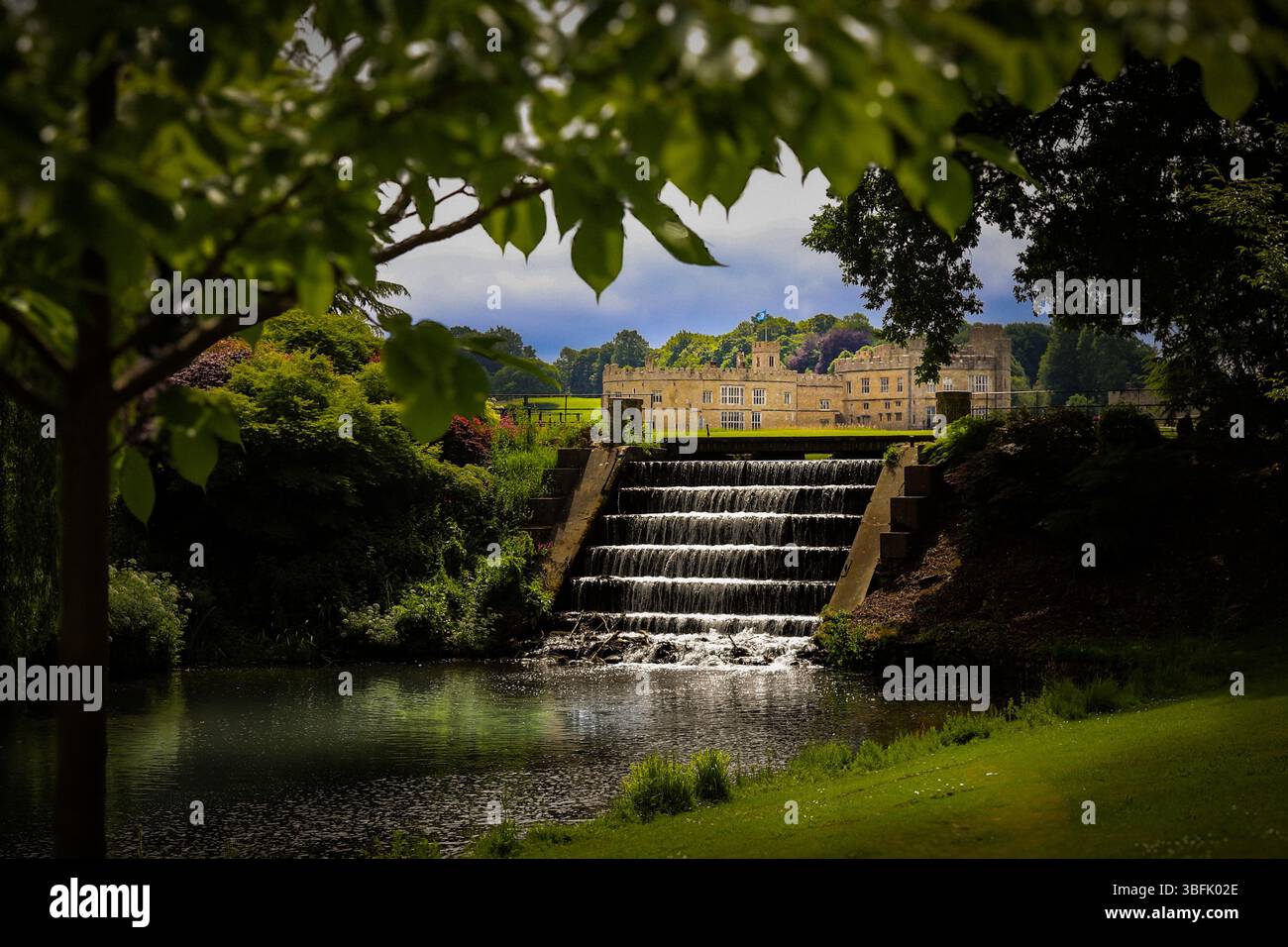 Leeds Castle estate grounds, Kent, England, UK Stock Photo - Alamy