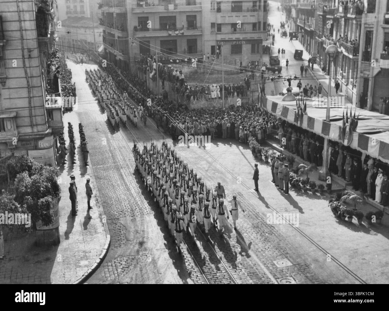 V-E Day parade in Oran, Algeria. 13 May 1945 Stock Photo - Alamy