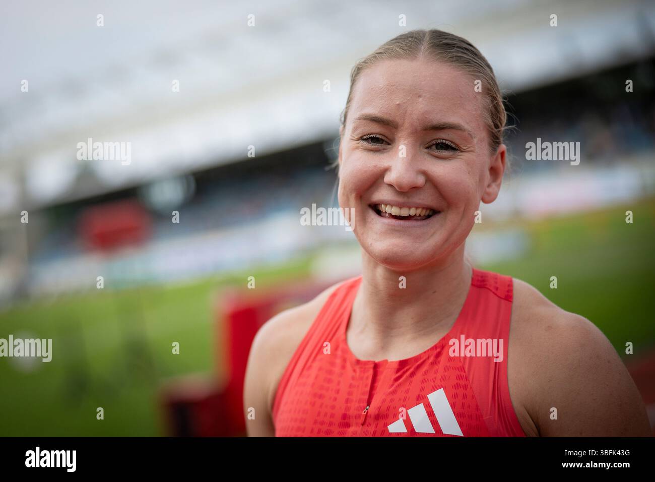 Sophia JUNK (GER); Goldenes Oval am 01.06.2025 im Heinz-Steyer-Stadion ...