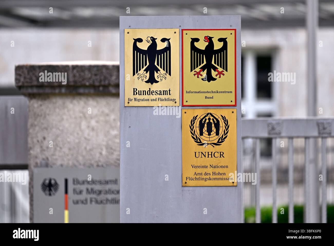 Das Bundesamt für Migration und Flüchtlinge BAMF ist verantwortlich für ...