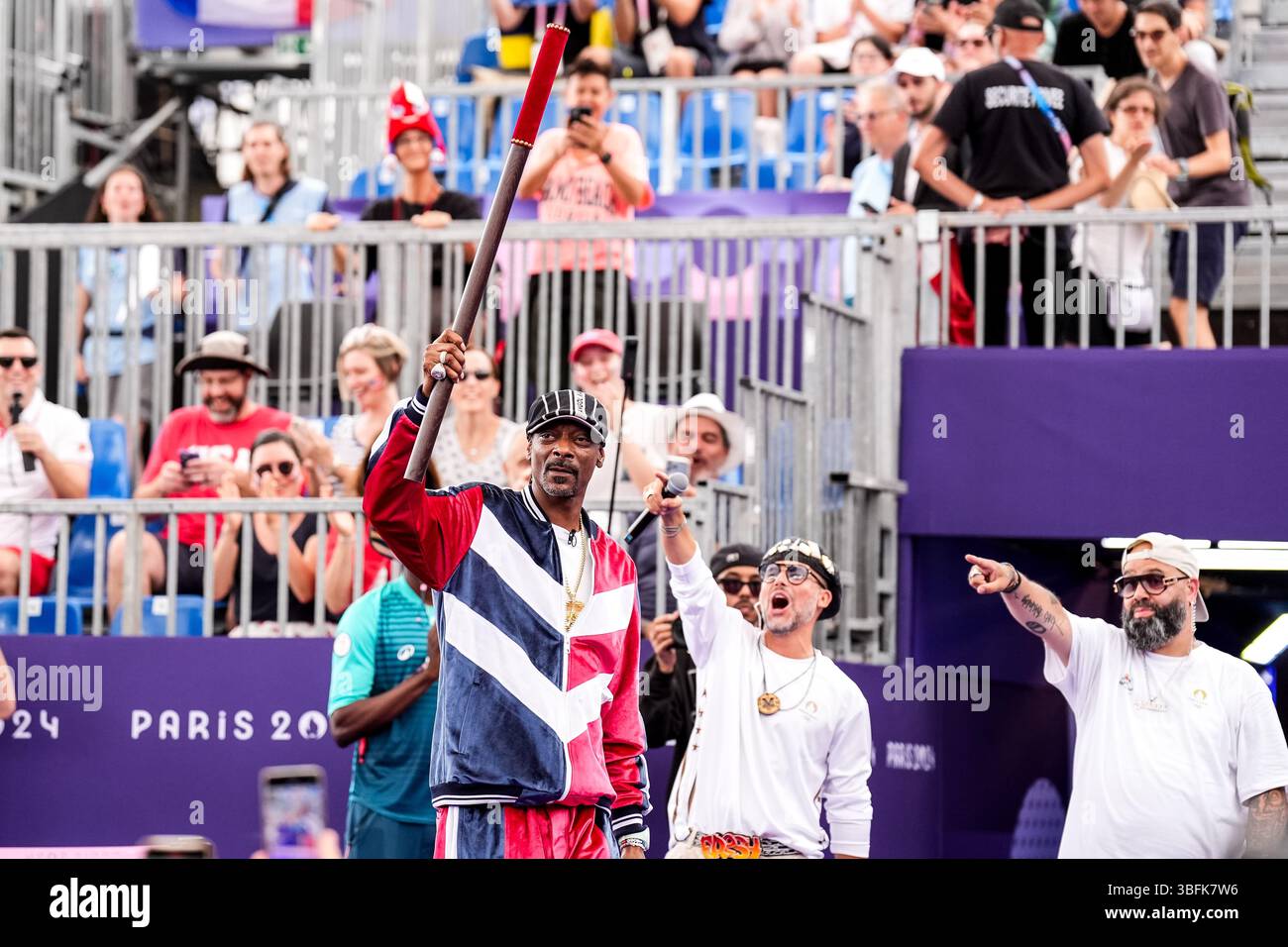 PARIS, FRANCE - AUGUST 9: US rapper Snoop Dogg performs the Coup de ...