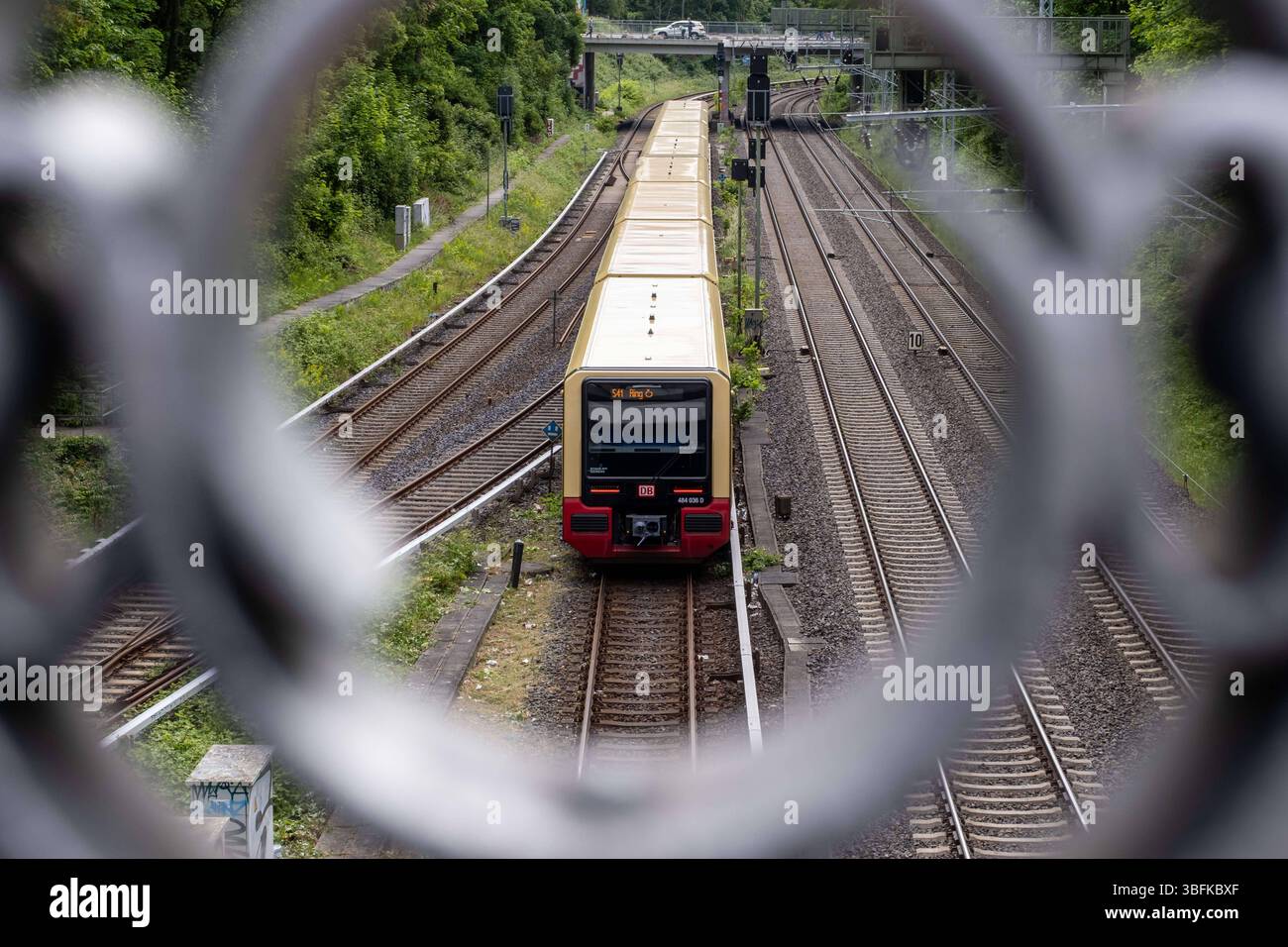 Berliner S-Bahnzug. / Berlin S-Bahn train S-Bahn *** Berlin S Bahn ...
