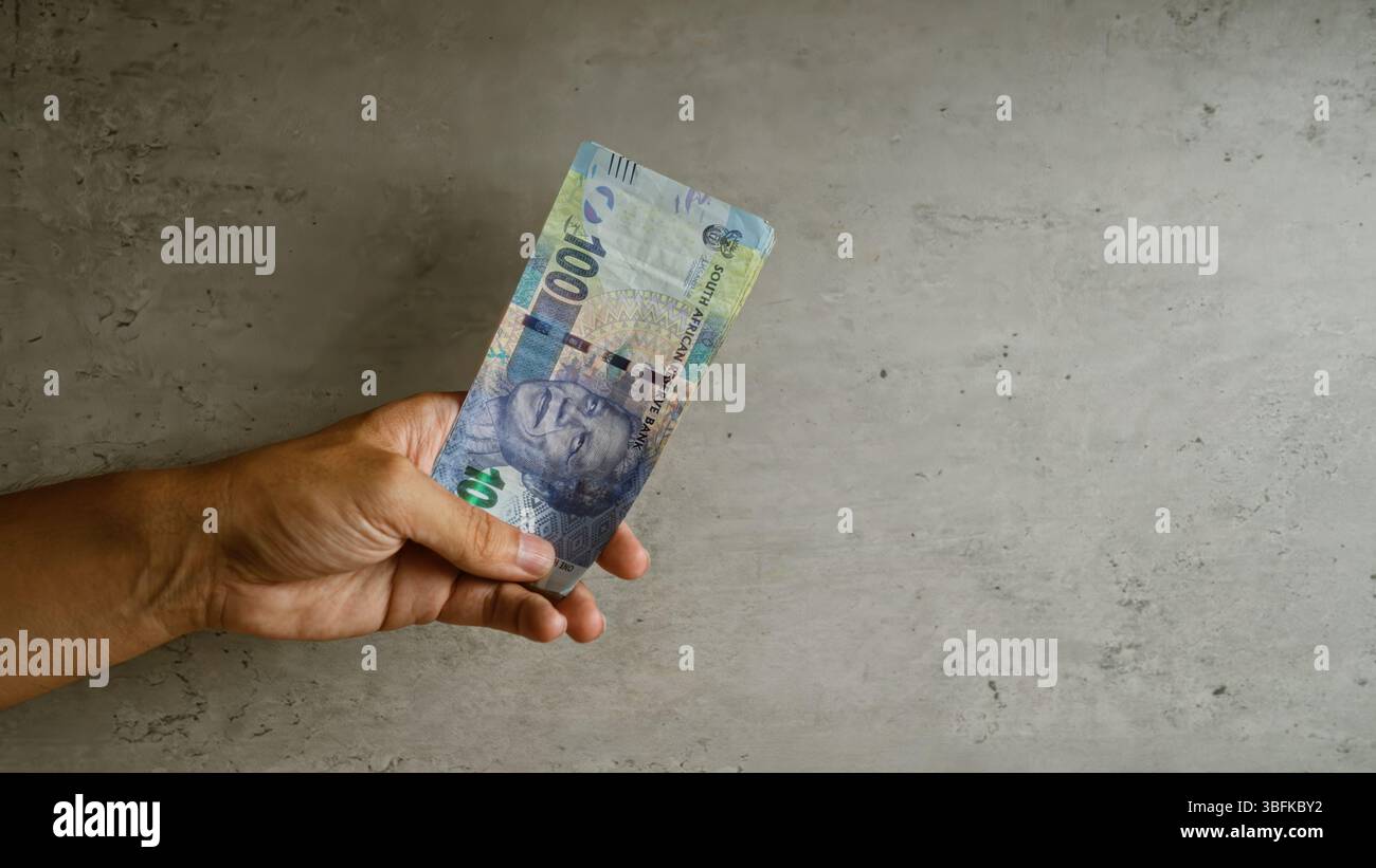 100 rand note hi-res stock photography and images - Alamy