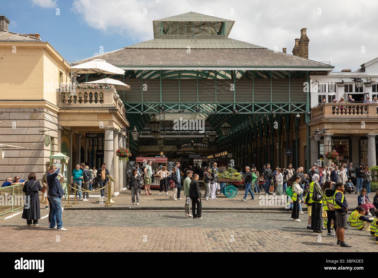 Apple Market Covent Garden Stock Photo - Alamy