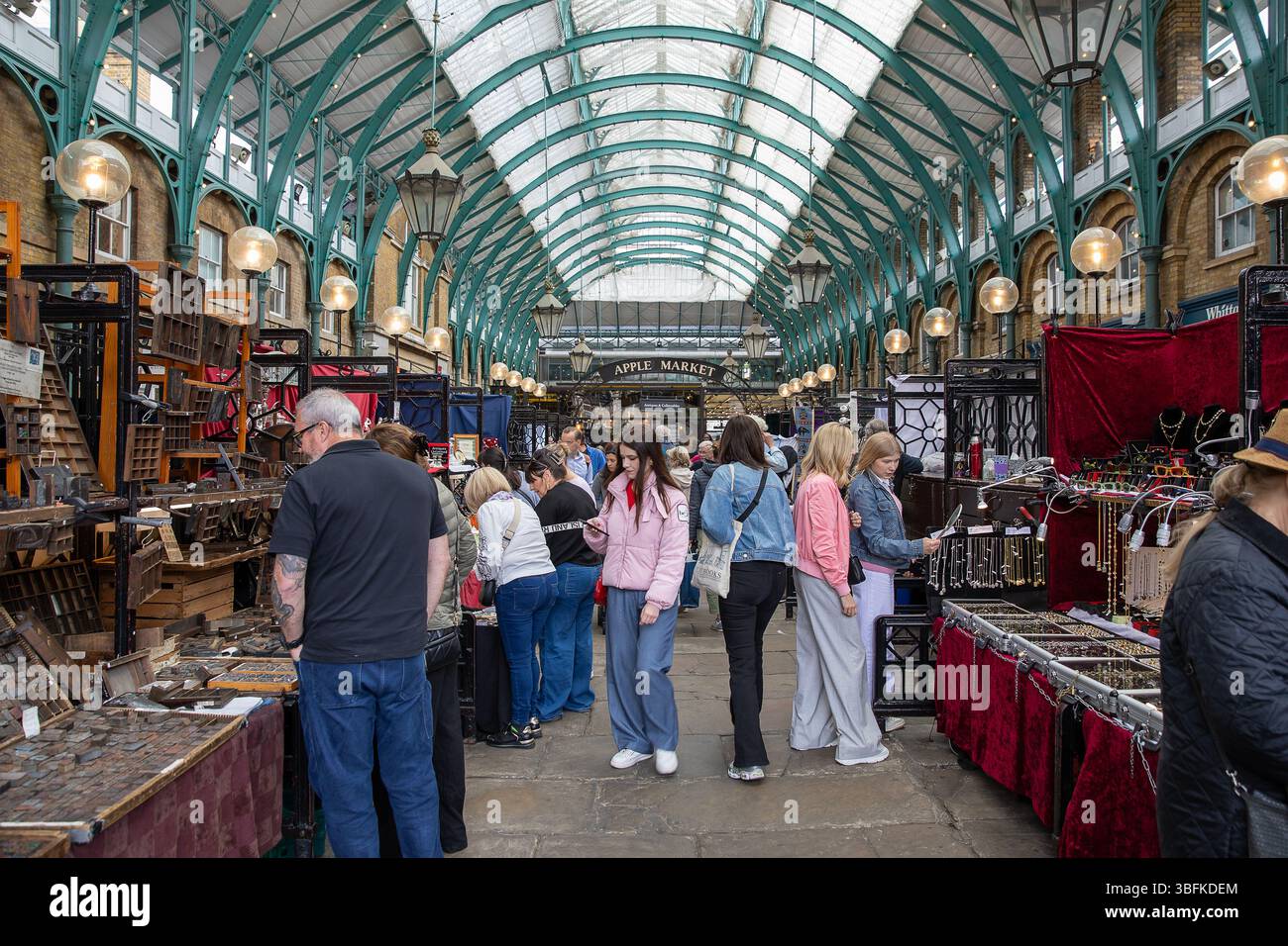 Apple Market Covent Garden Stock Photo - Alamy