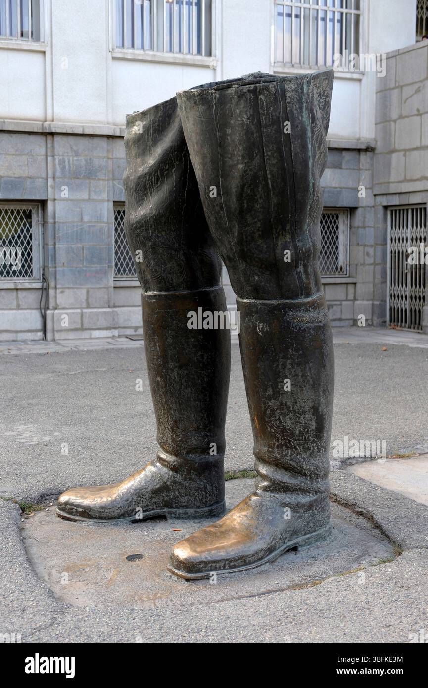 Moyen-Orient, Iran, Teheran,statue de Reza Shah devant le Palais de ...