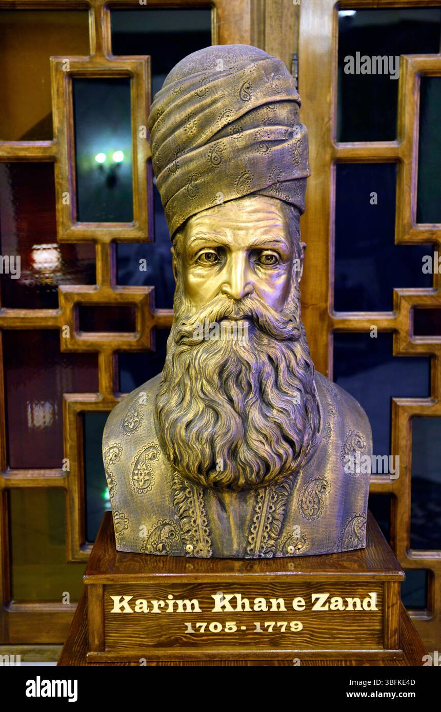 Moyen-Orient, Iran,Chiraz, statue de Karim Khan / Karim Khan statue in ...