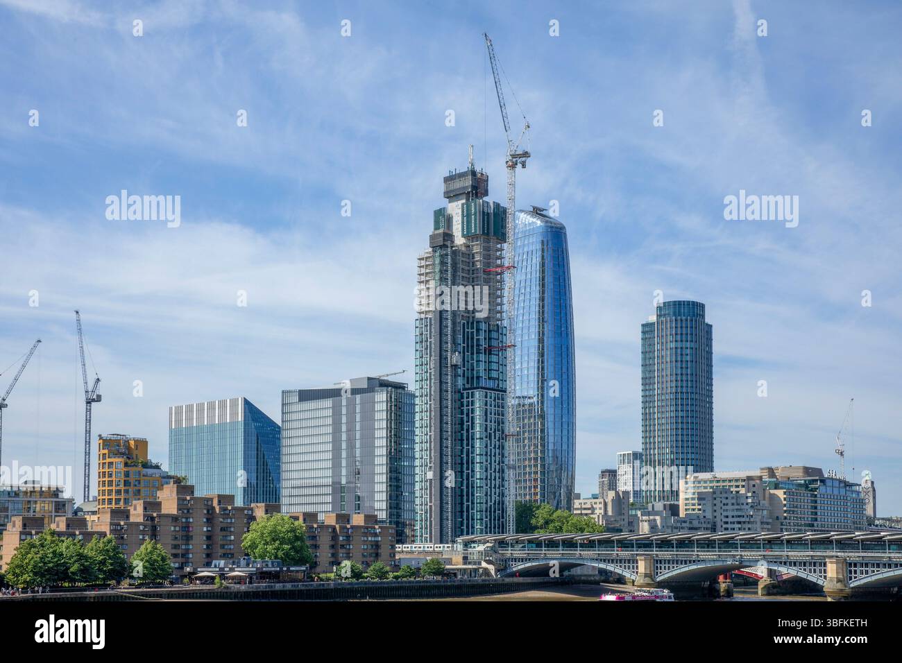 Famous London Landmarks Stock Photo - Alamy
