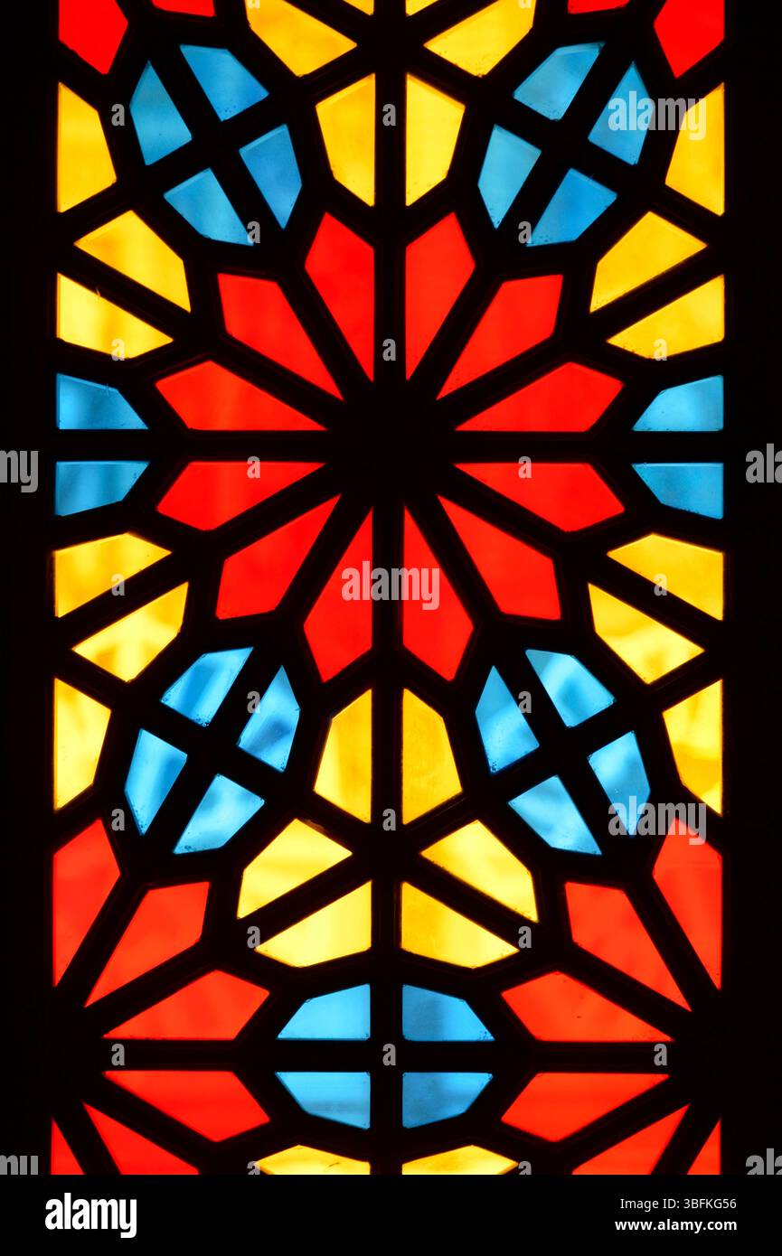 Moyen-Orient, Iran, Chiraz, gros plan sur un vitrail / Stained glass ...