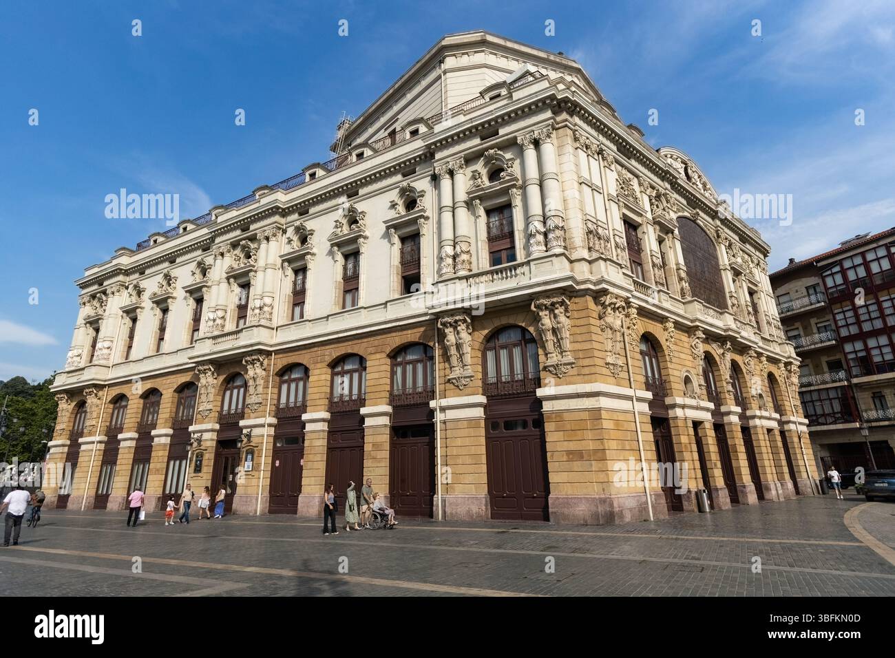 Bilbao opera house hi-res stock photography and images - Alamy