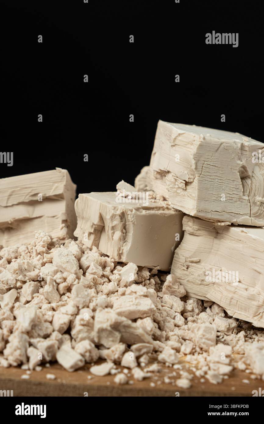 Fresh pressed yeast blocks hi-res stock photography and images - Alamy