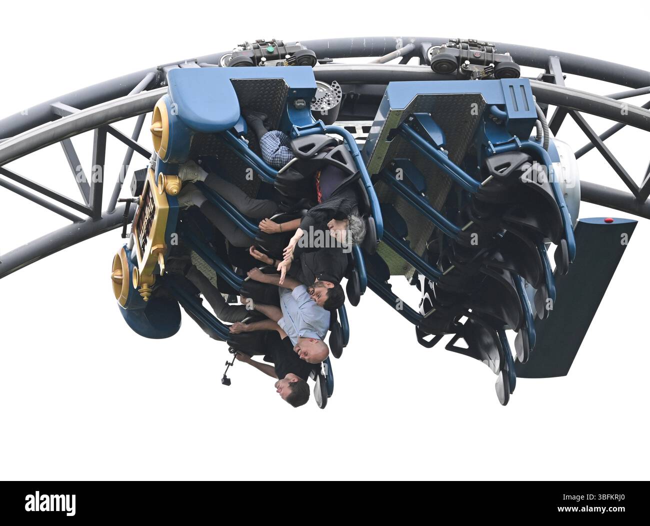 Cleebronn, Germany. 02nd June, 2025. 85-year-old Ursel Dees (r) takes a ...