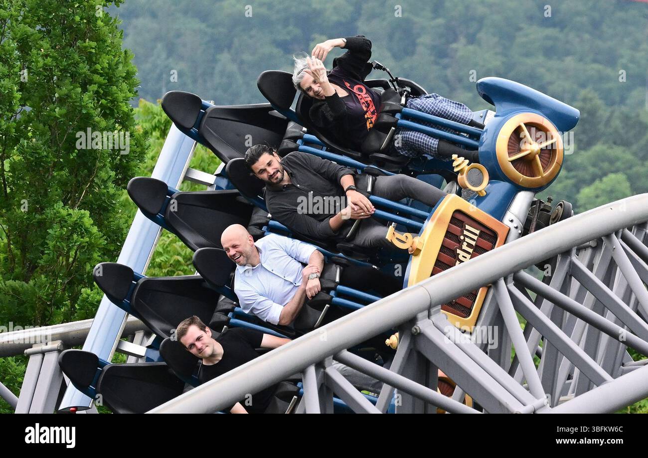 Cleebronn, Germany. 02nd June, 2025. 85-year-old Ursel Dees (r) takes a ...