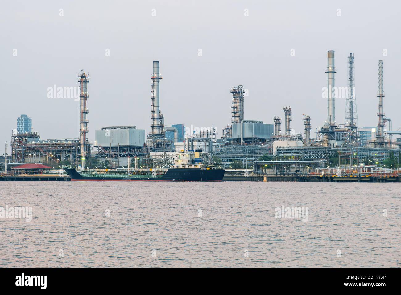 Pipelines structures in chemical hi-res stock photography and images ...