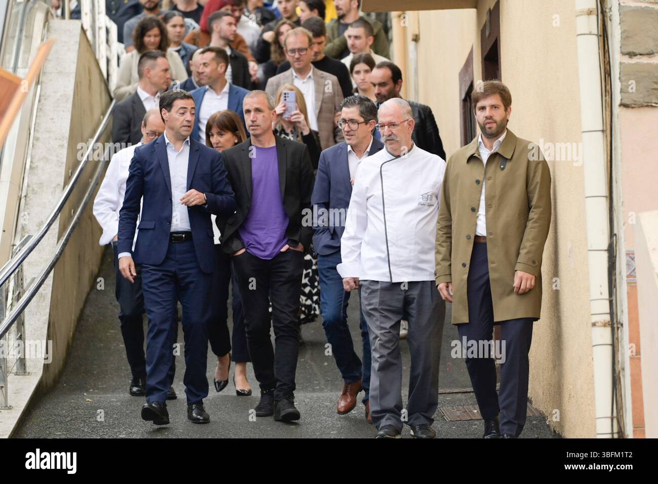 The lehendakari, Imanol Pradales, and the Minister of Food, Rural ...