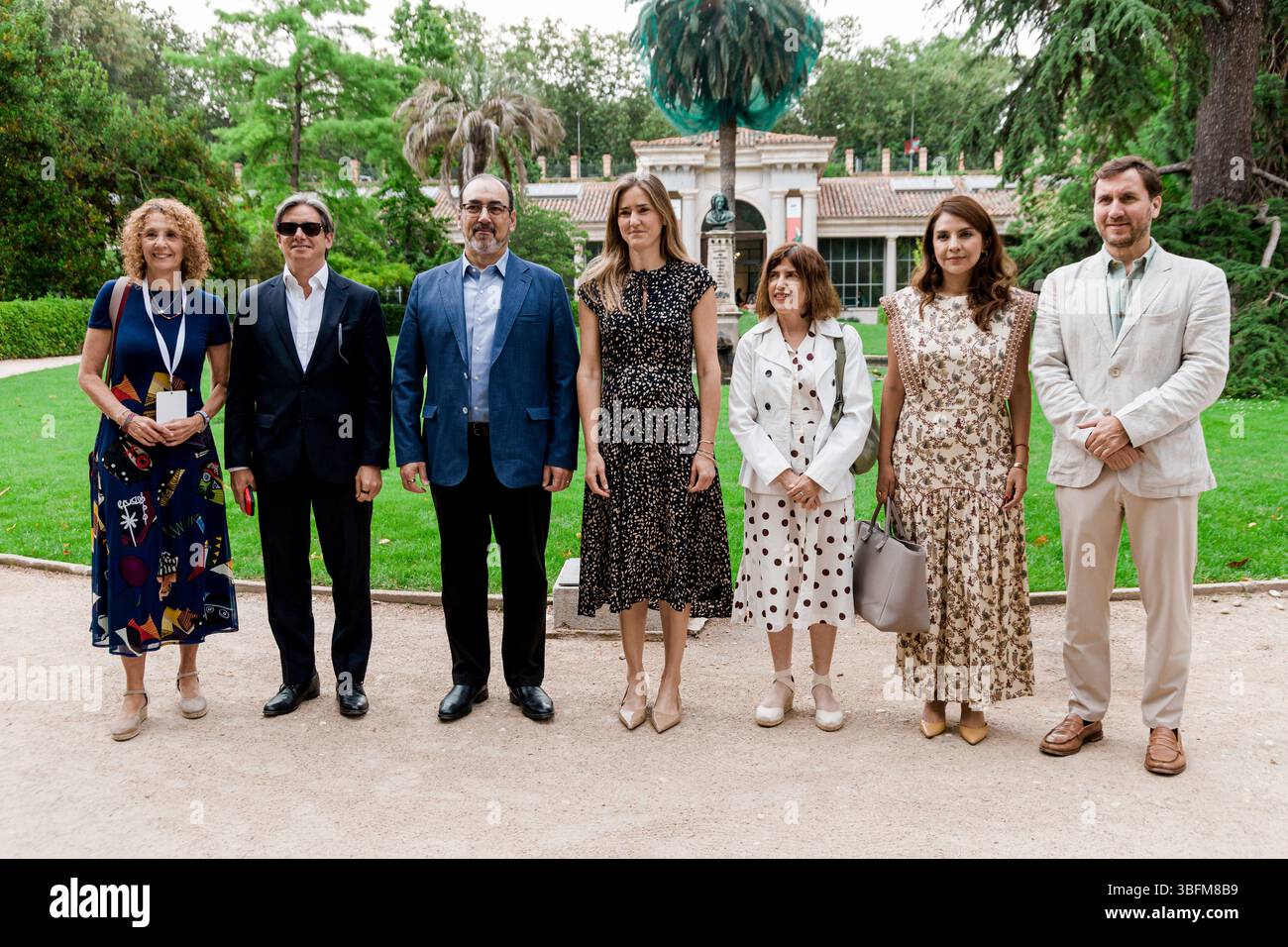 Family photo during the opening session of the 'Mutis Dialogues on ...