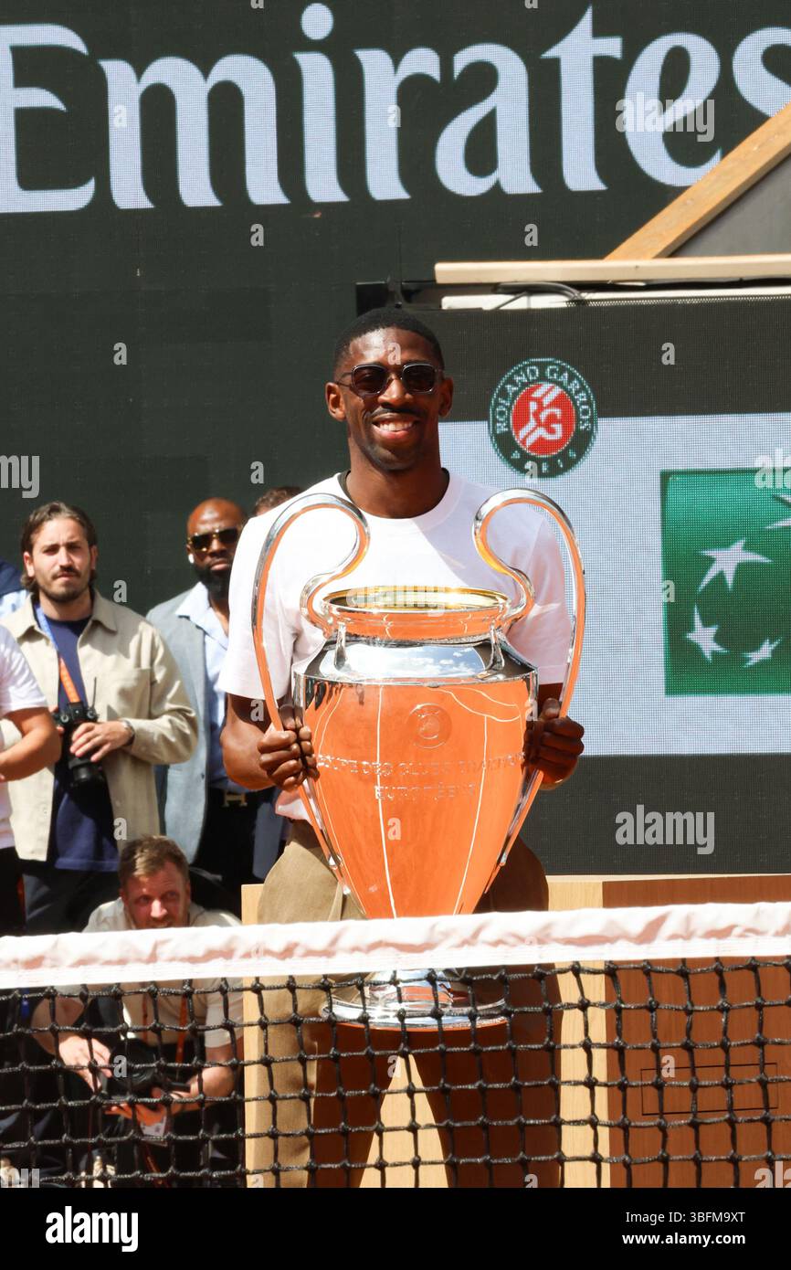 PSG Ousmane Dembele with UEFA Champions League Trophy presentation ...