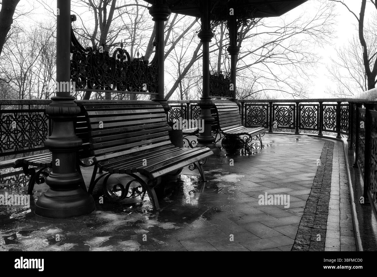 Resting place on walking path with bench Stock Photo - Alamy