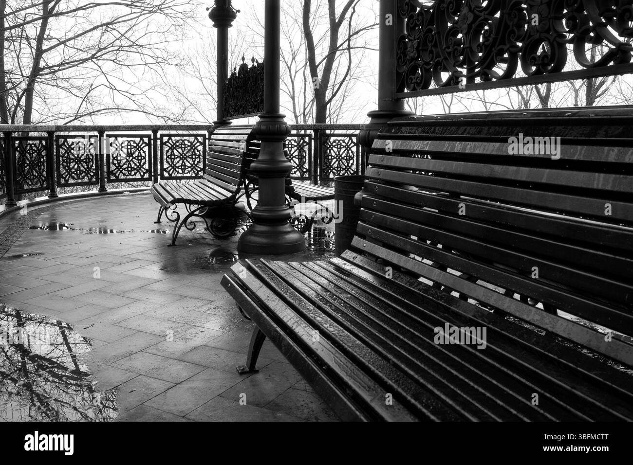 Park resting place Black and White Stock Photos & Images - Alamy