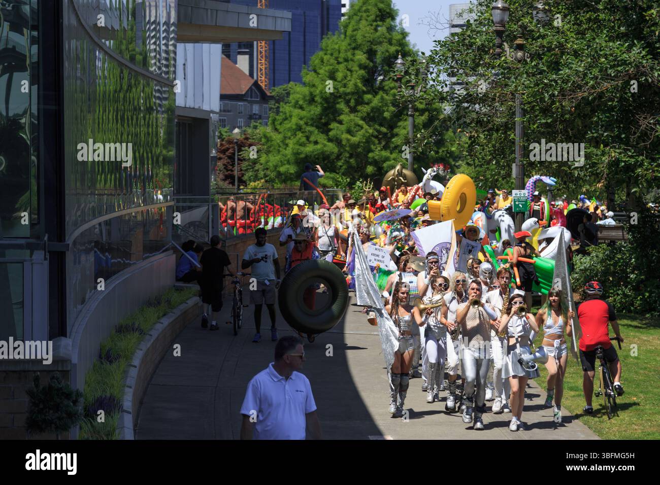 The Big Float, Portland, Oregon - July 15th 2017: People parade in ...