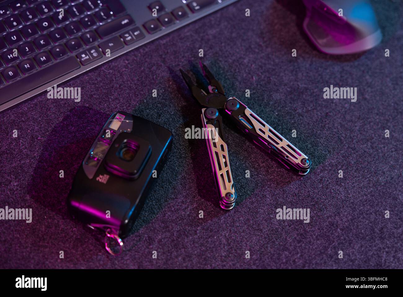 Top view keyboard mens hi-res stock photography and images - Alamy