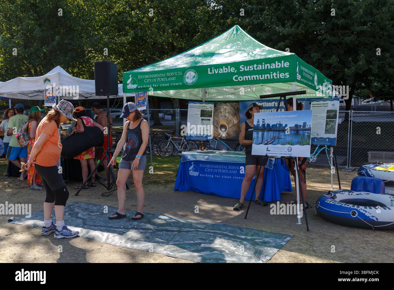 The Big Float, Portland, Oregon - July 15th 2017: People at the ...