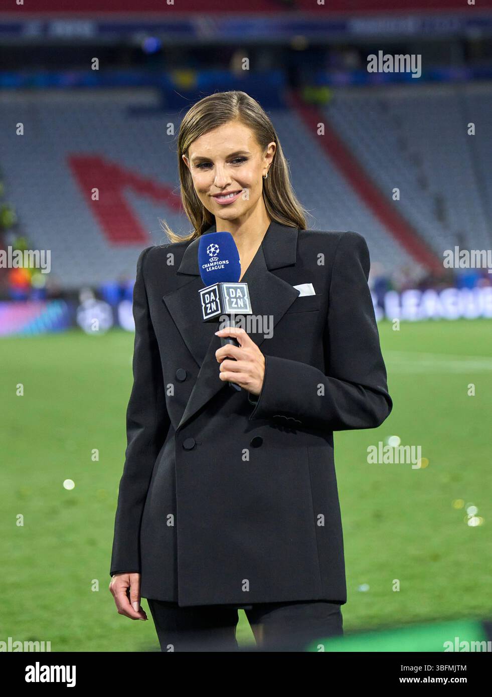 Laura WONTORRA, sports presenter, reporter, woman, moderator, TV ...