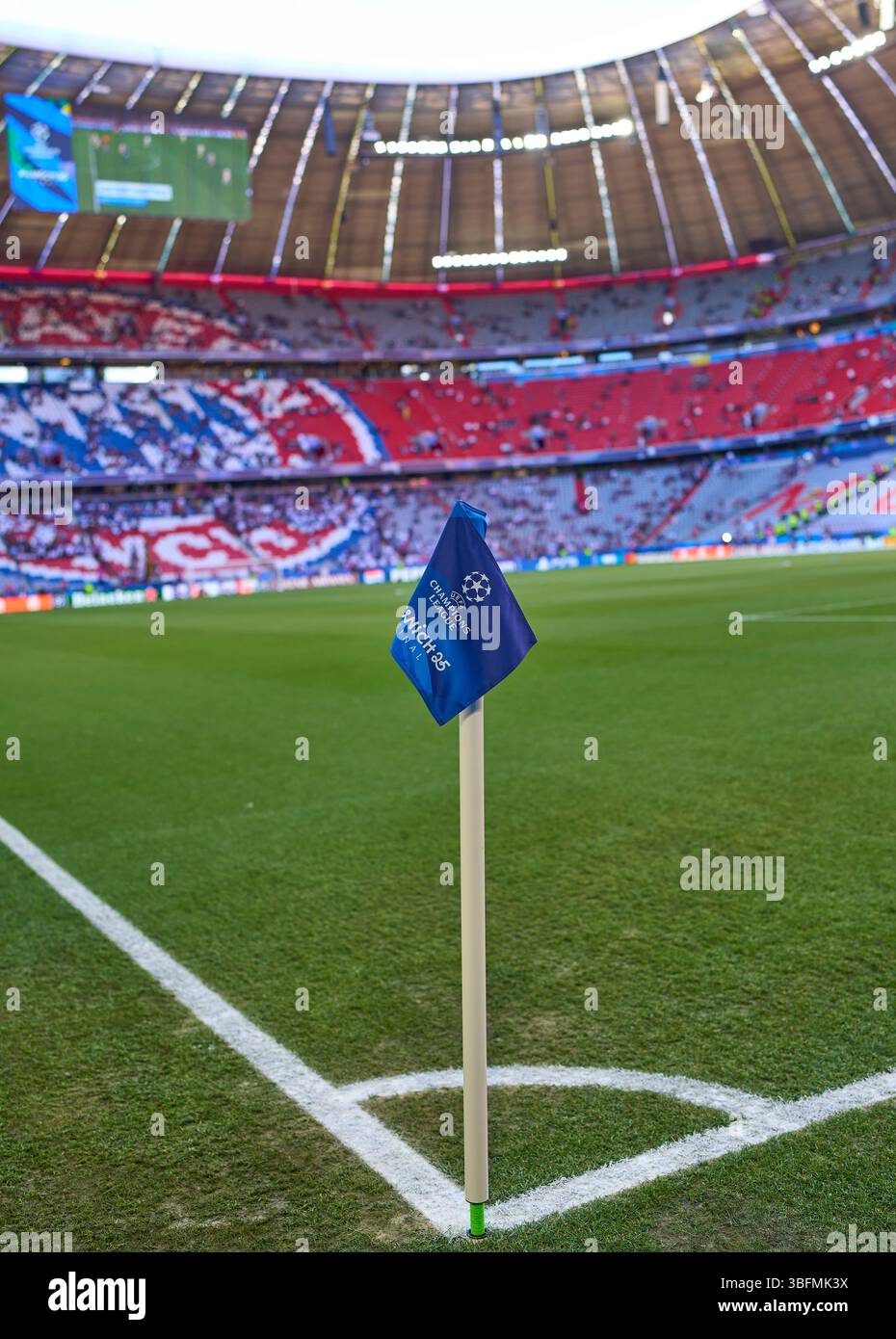 Eckball Ecke, Eckfahne , corner flag, Munich Football Arena during the ...