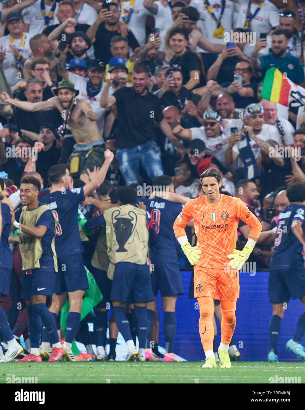 Yann Sommer of Inter Mailand 1 sad during the match PSG PARIS - INTER ...