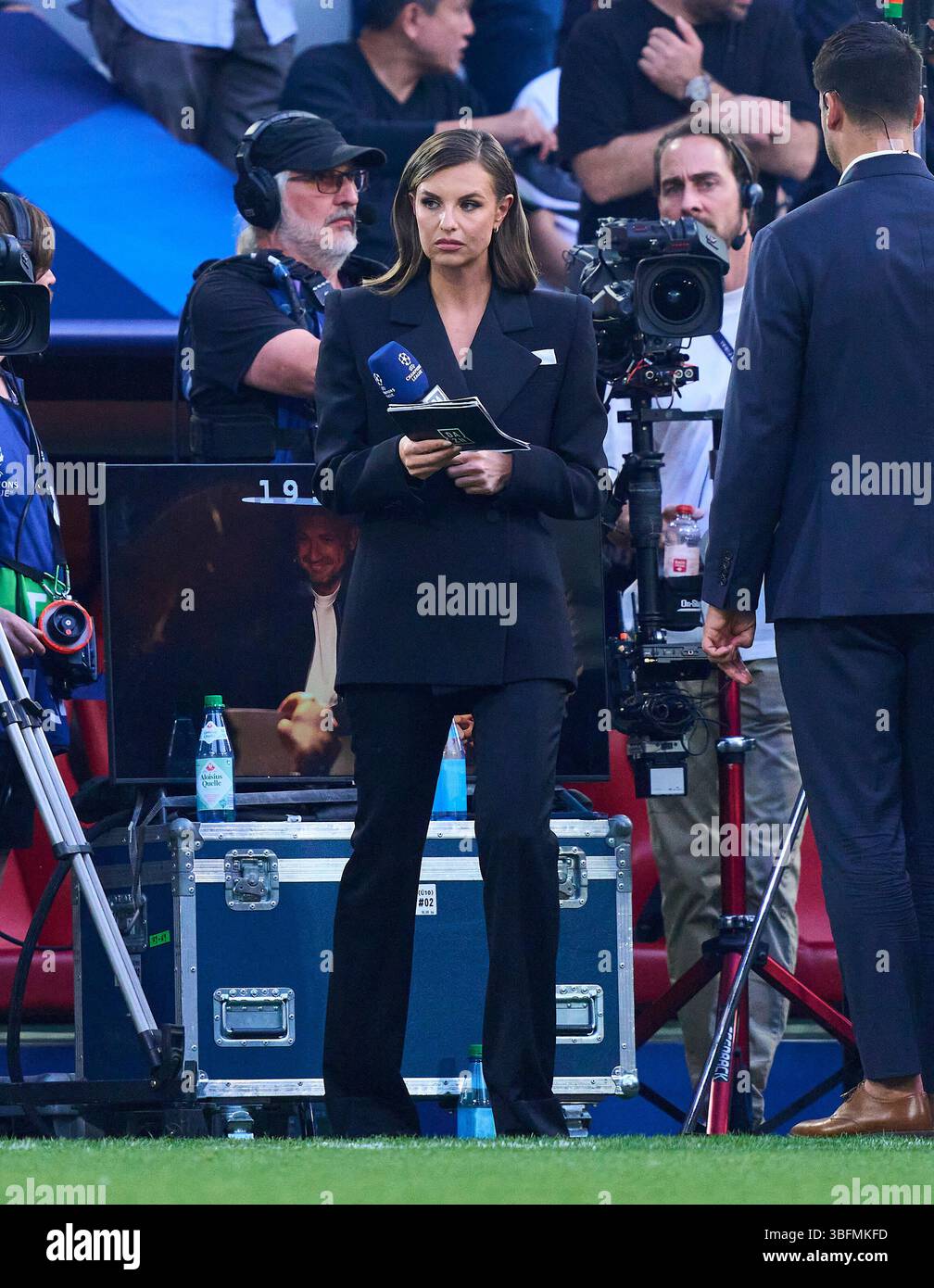 Laura WONTORRA, sports presenter, reporter, woman, moderator, TV, television, during the match ...