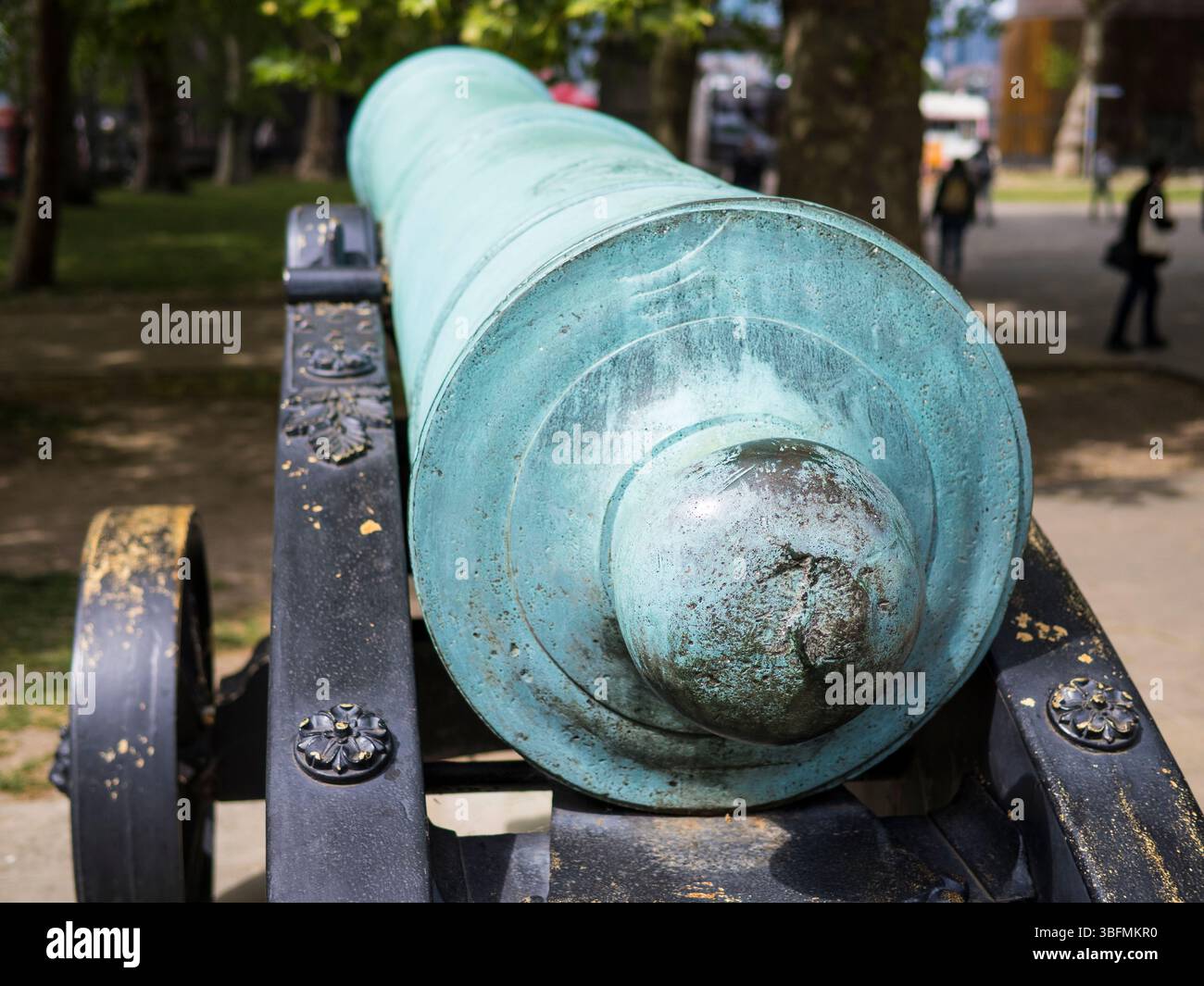 Old Royal Naval College, Turkish Bronze Cannon, Dardanelles Cannon ...