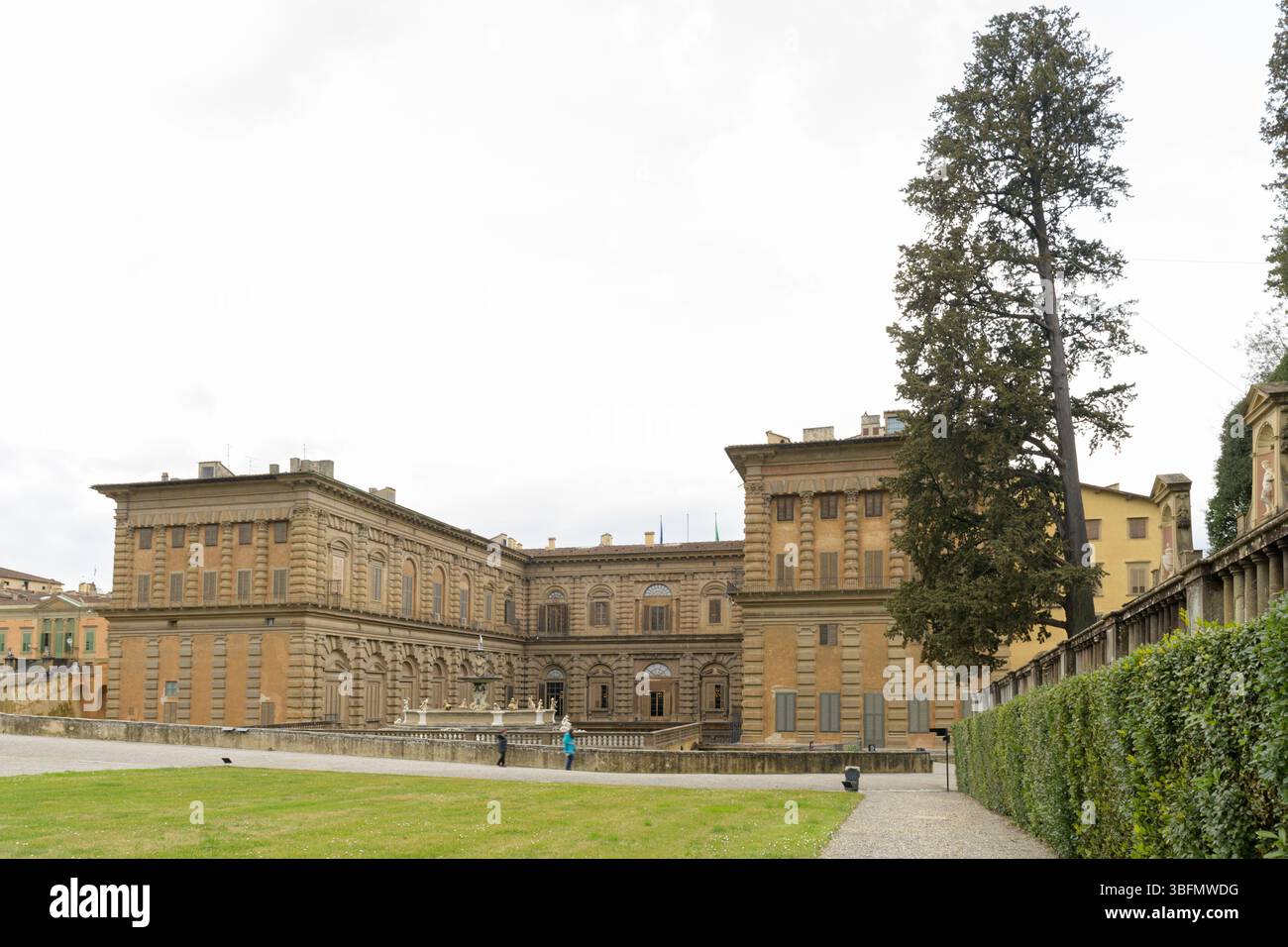 South facade of Palazzo Pitti with amphitheater, obelisk, and fountain ...