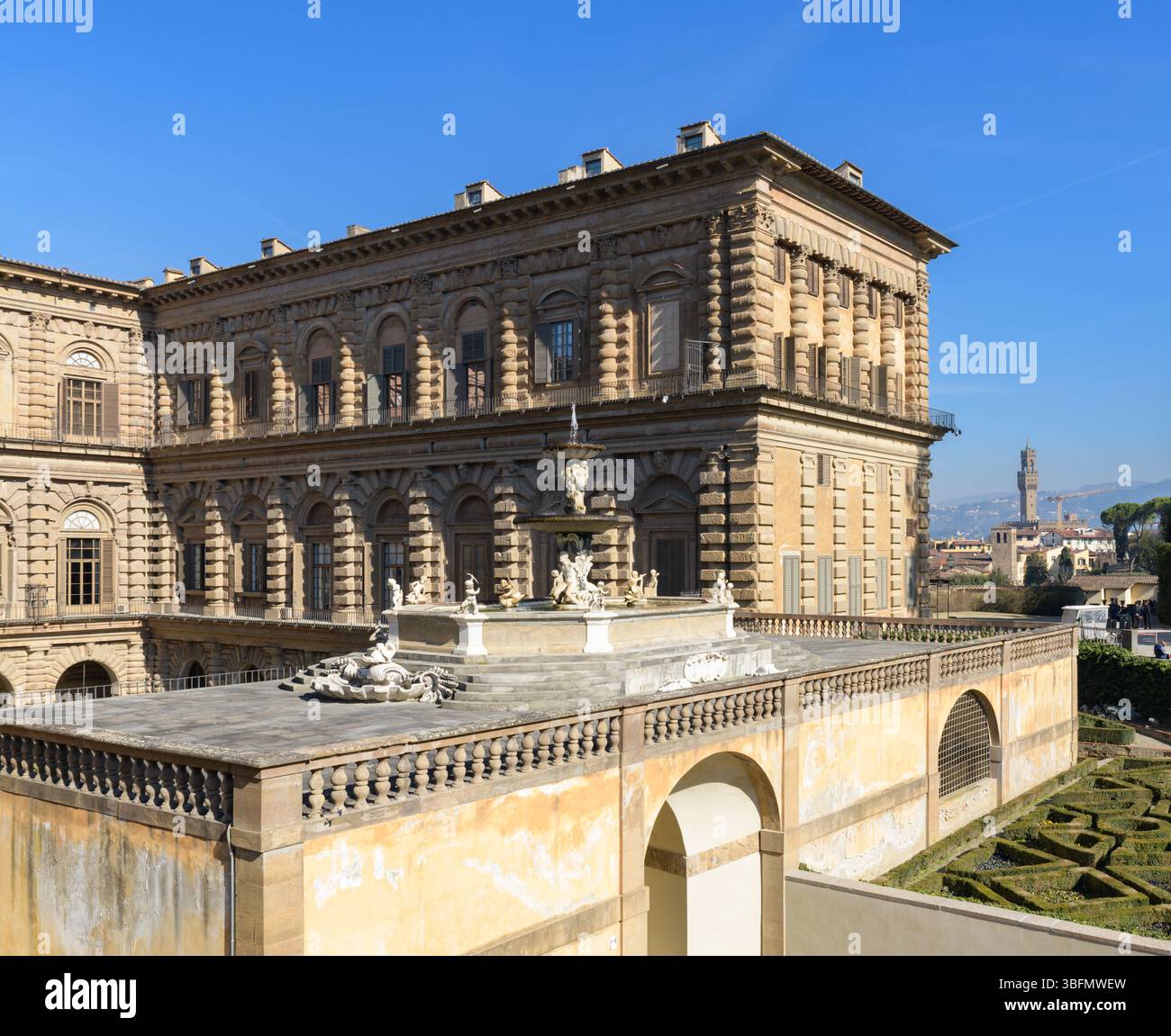 View of Palazzo Pitti courtyard with Fontana della Cipolla and Palazzo ...