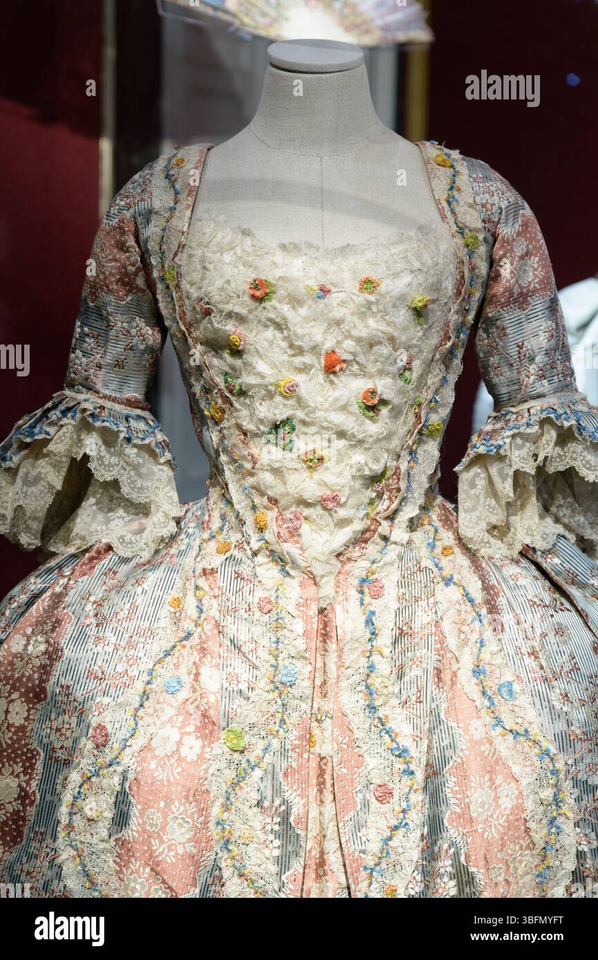 Late 18th-century silk gown with floral lisere satin and lace flounces ...