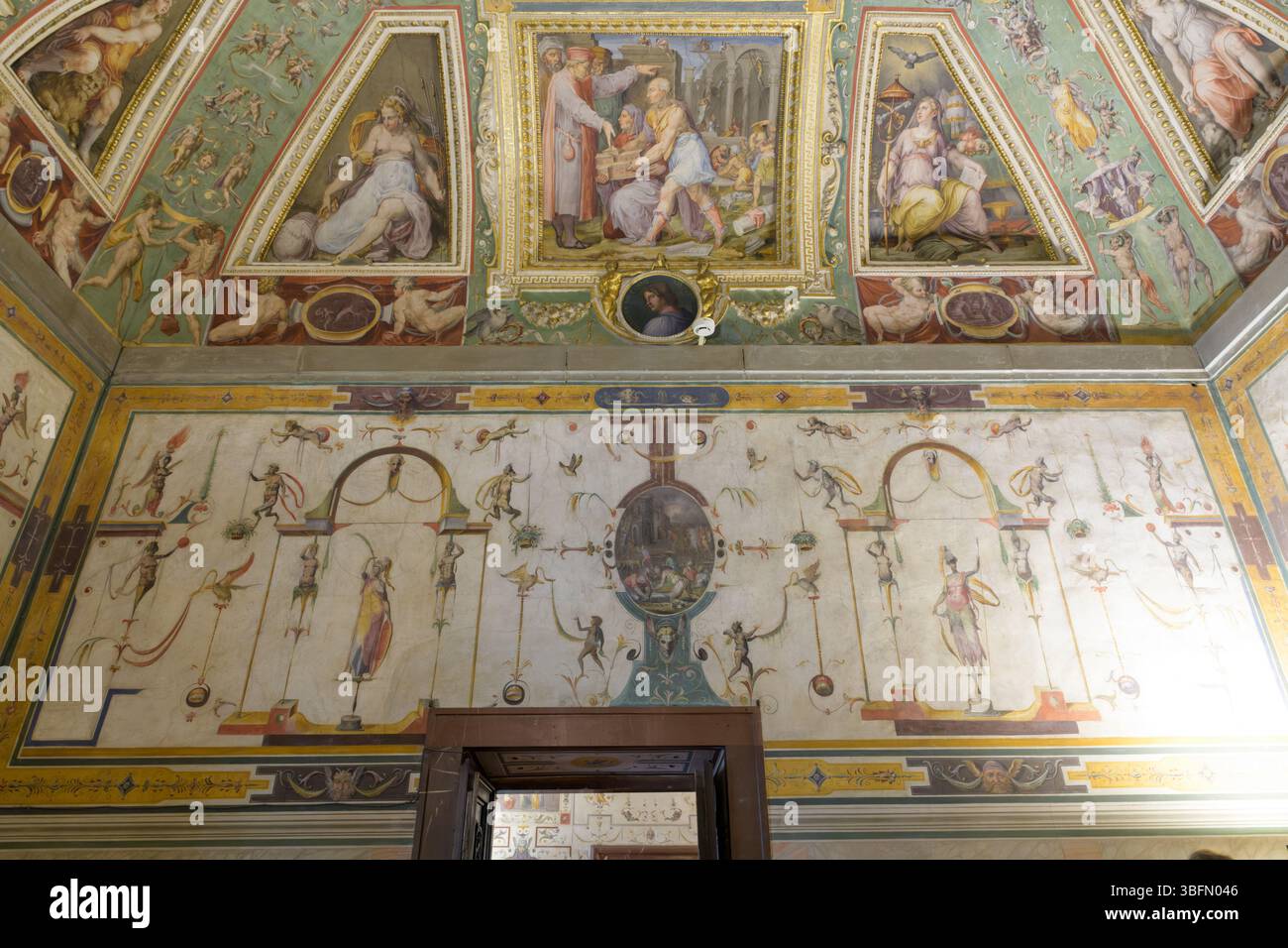 Ceiling fresco by Giorgio Vasari and Marco Marchetti, depicting ...