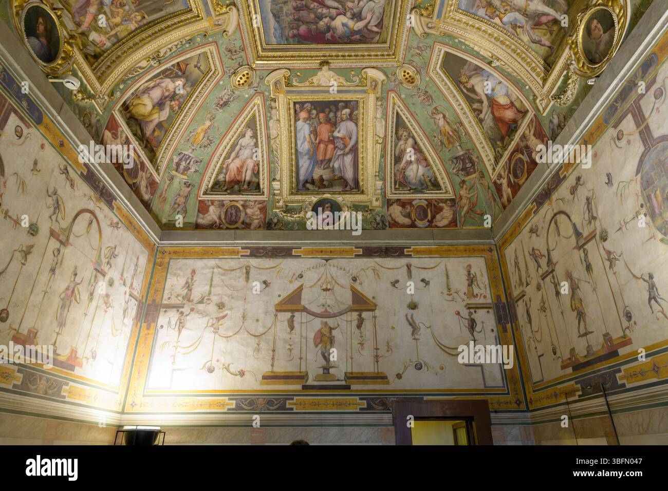 Ceiling fresco by Giorgio Vasari and Marco Marchetti, depicting ...