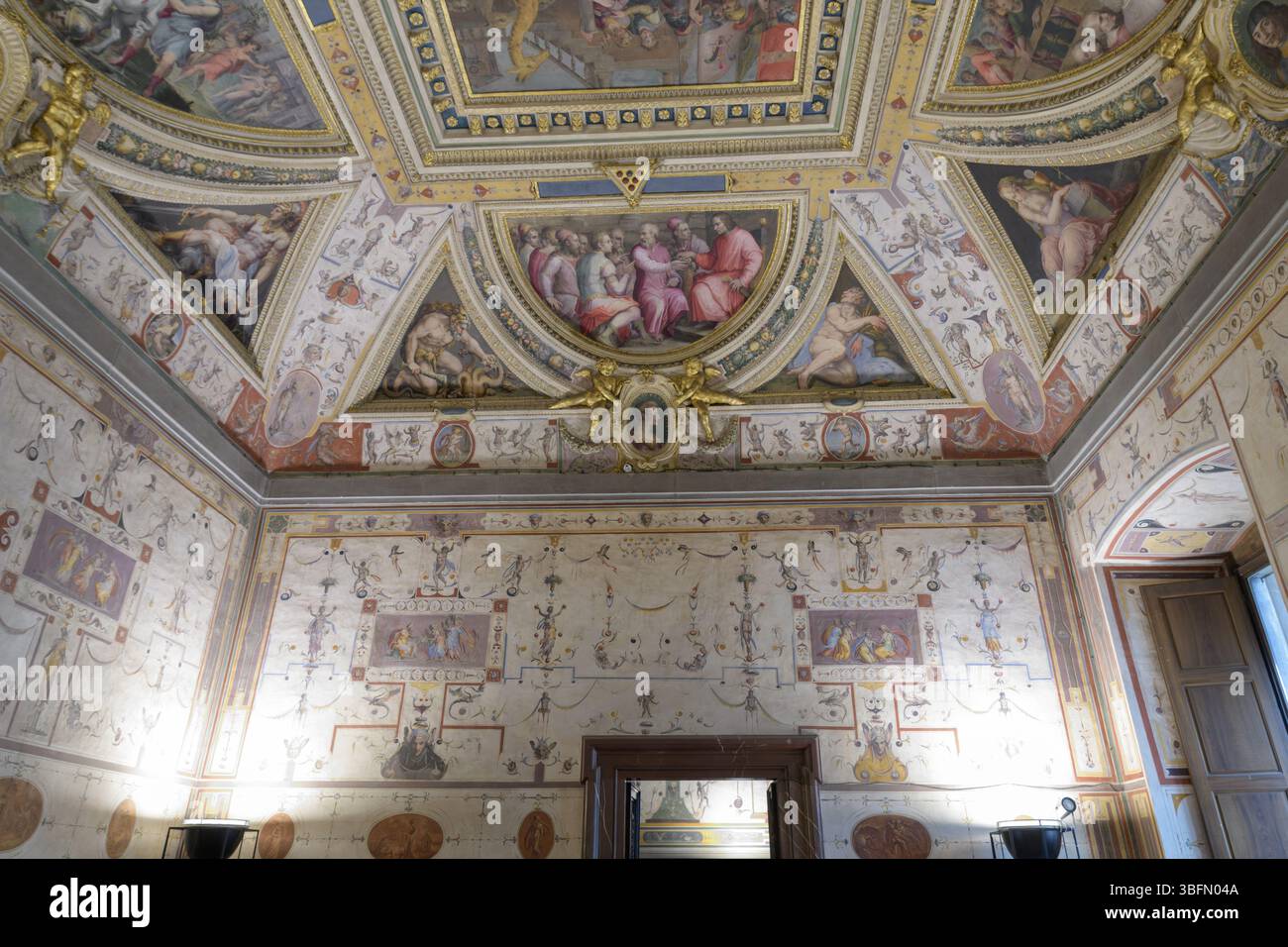 Ceiling fresco by Giorgio Vasari and Marco Marchetti, depicting ...
