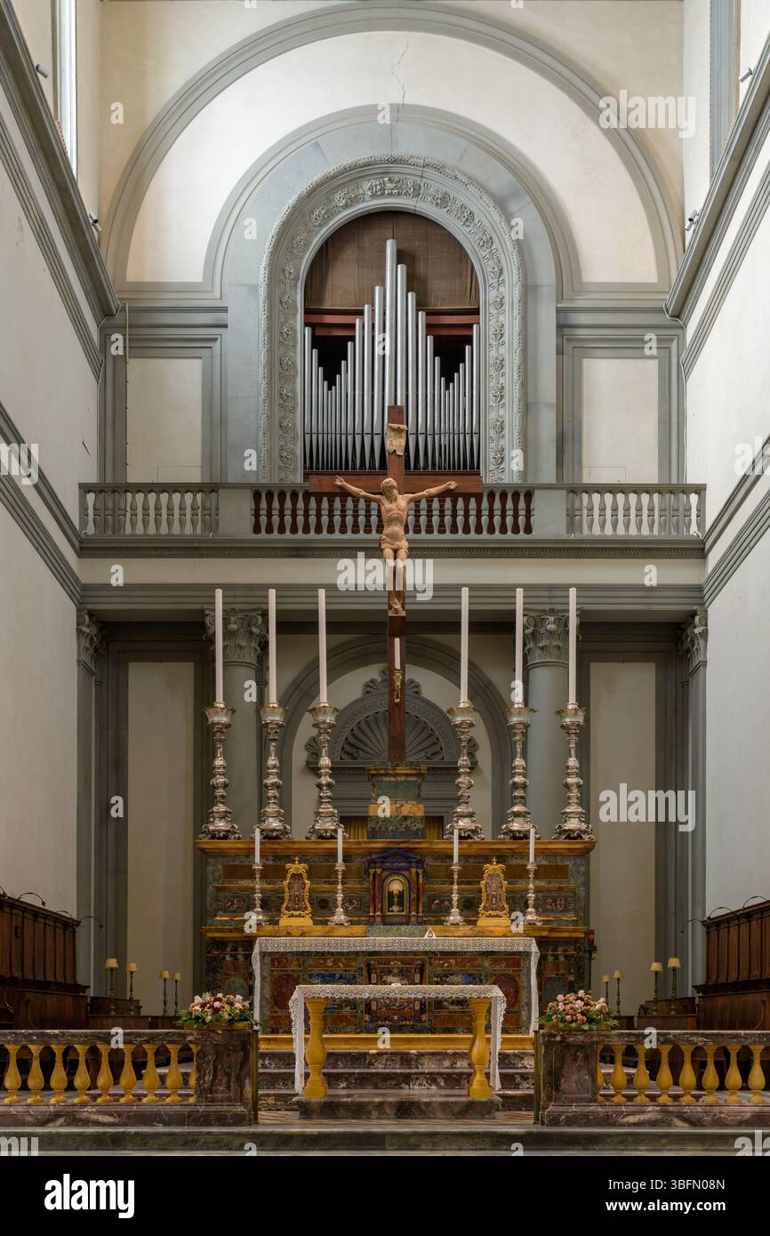 Main altar with crucifix and pipe organ in the Basilica of San Lorenzo ...