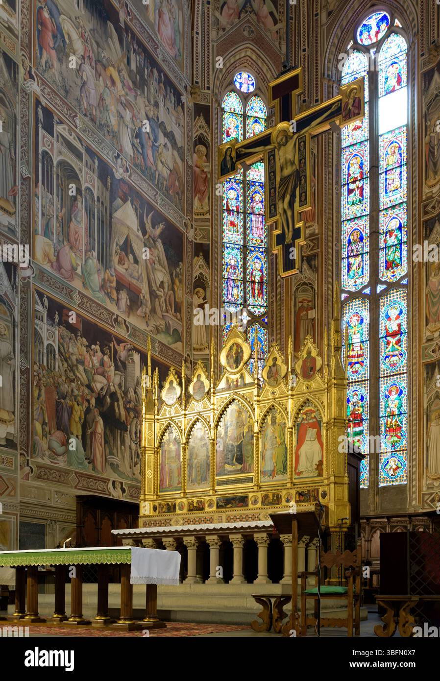 Gothic apse of Santa Croce Basilica in Florence, with Agnolo Gaddi's ...